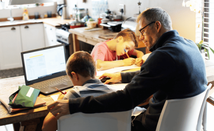 Quel est le rôle des parents dans l’éducation des enfants ? - Le Cercle ...